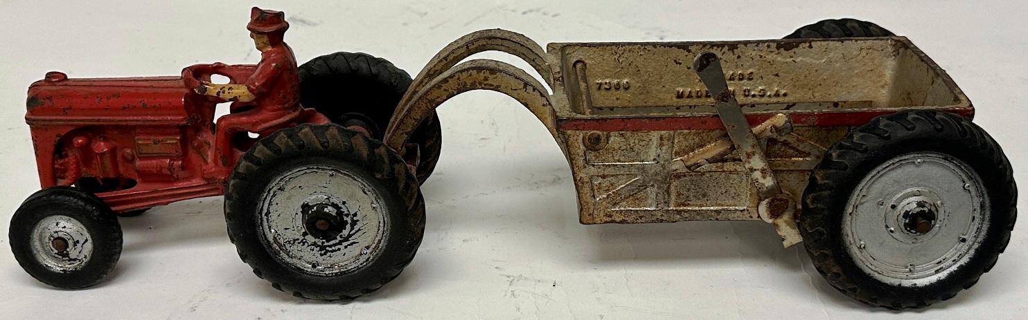 Ford 8N scraper – Geneseo Farm Toy Show