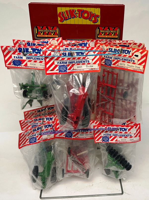 MM Counter Display – Geneseo Farm Toy Show